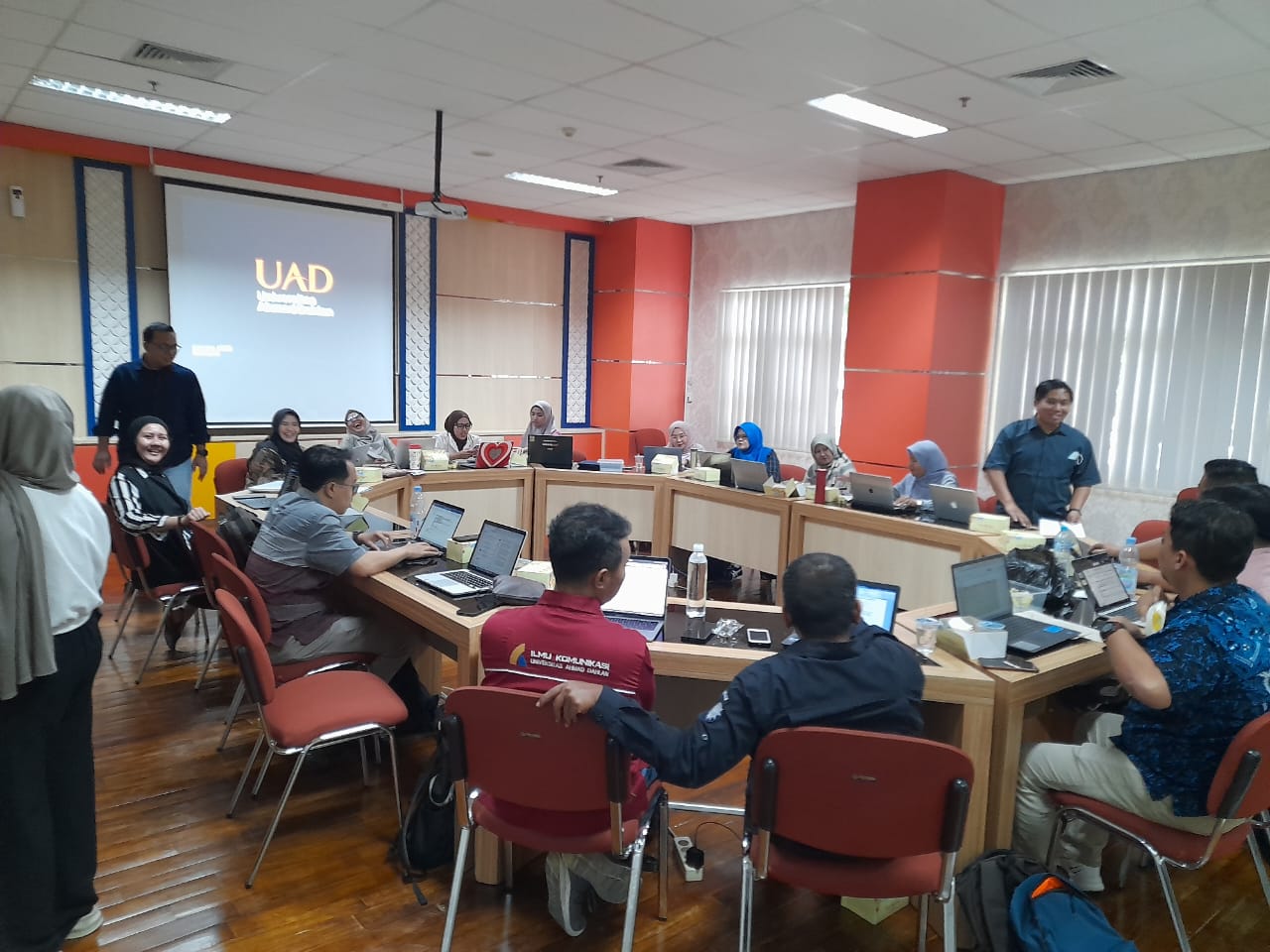 Prodi Ilmu Komunikasi FSBK UAD Gelar Workshop Penyusunan RPS Kurikulum 2025 - Fakultas Sastra ...